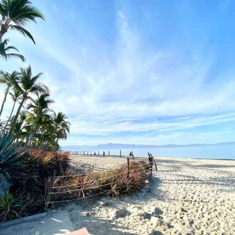 Playa Bucerías en Riviera Nayarit: Paraíso de Ocio y Relax